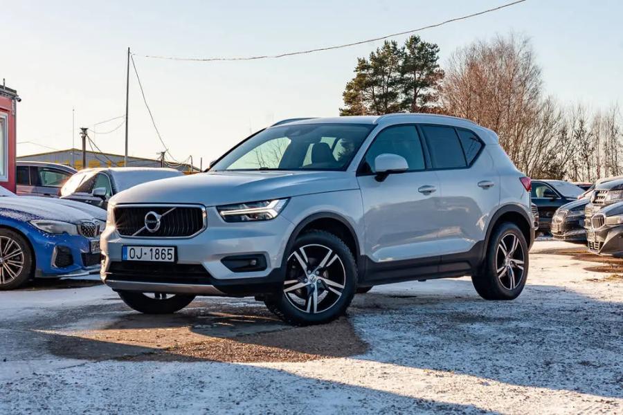 Balts Volvo XC40 2020 Rīga, ar dzinēja tilpumu 2.00 L un nobraukumu 159 tūkst. km par 18995 €, foto 4 vietnē AUTOMOTO.COM.LV