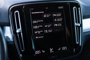 Balts Volvo XC40 2020 Rīga, ar dzinēja tilpumu 2.00 L un nobraukumu 159 tūkst. km par 18995 €, foto 29 vietnē AUTOMOTO.COM.LV