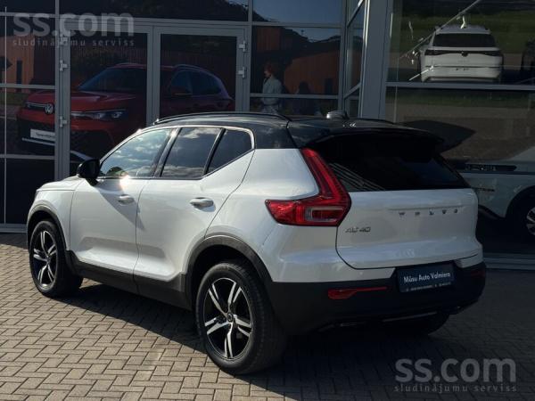 White Volvo XC40 2020 in Valmiera, with an engine capacity of 1.50 L and mileage of 164 thousand km for 23600 €, photo 4 on AUTOMOTO.COM.LV