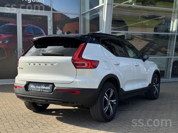 White Volvo XC40 2020 in Valmiera, with an engine capacity of 1.50 L and mileage of 164 thousand km for 23600 €, photo 6 on AUTOMOTO.COM.LV