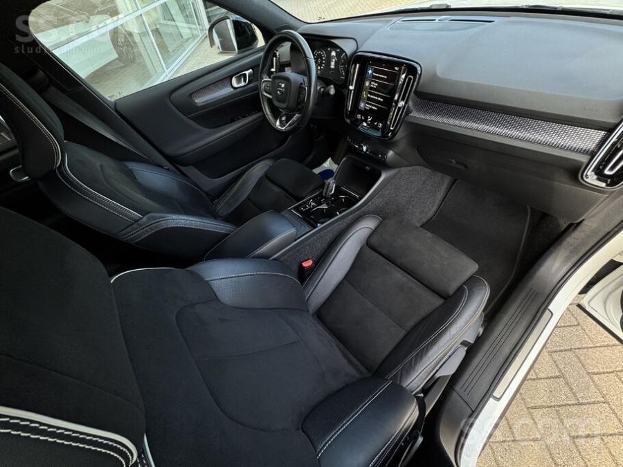 White Volvo XC40 2020 in Valmiera, with an engine capacity of 1.50 L and mileage of 164 thousand km for 23600 €, photo 23 on AUTOMOTO.COM.LV