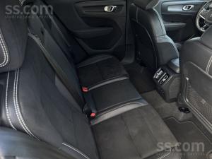 White Volvo XC40 2020 in Valmiera, with an engine capacity of 1.50 L and mileage of 164 thousand km for 23600 €, photo 24 on AUTOMOTO.COM.LV