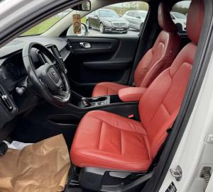 Balts Volvo XC40 2020 Telšiai, ar dzinēja tilpumu 2.00 L un nobraukumu 203 tūkst. km par 17690 €, foto 12 vietnē AUTOMOTO.COM.LV