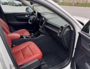 Balts Volvo XC40 2020 Telšiai, ar dzinēja tilpumu 2.00 L un nobraukumu 203 tūkst. km par 17690 €, foto 14 vietnē AUTOMOTO.COM.LV