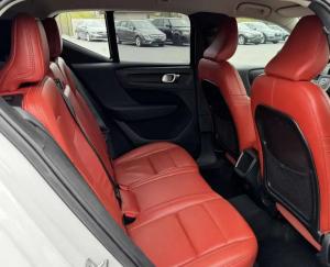 Balts Volvo XC40 2020 Telšiai, ar dzinēja tilpumu 2.00 L un nobraukumu 203 tūkst. km par 17690 €, foto 16 vietnē AUTOMOTO.COM.LV