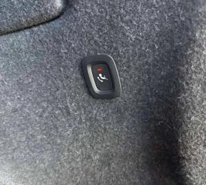 Balts Volvo XC40 2020 Telšiai, ar dzinēja tilpumu 2.00 L un nobraukumu 203 tūkst. km par 17690 €, foto 23 vietnē AUTOMOTO.COM.LV