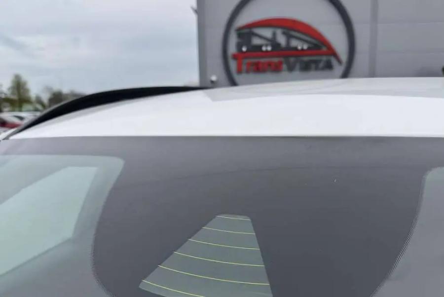 Balts Volvo XC40 2020 Telšiai, ar dzinēja tilpumu 2.00 L un nobraukumu 203 tūkst. km par 17690 €, foto 24 vietnē AUTOMOTO.COM.LV