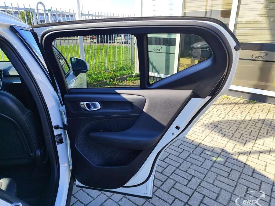 White Volvo XC40 2020 in Klaipeda, with an engine capacity of 1.97 L and mileage of 189 thousand km for 18900 €, photo 11 on AUTOMOTO.COM.LV