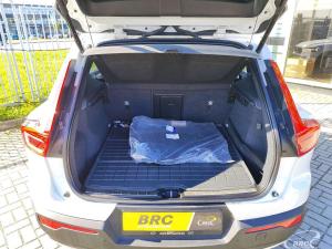 White Volvo XC40 2020 in Klaipeda, with an engine capacity of 1.97 L and mileage of 189 thousand km for 18900 €, photo 14 on AUTOMOTO.COM.LV