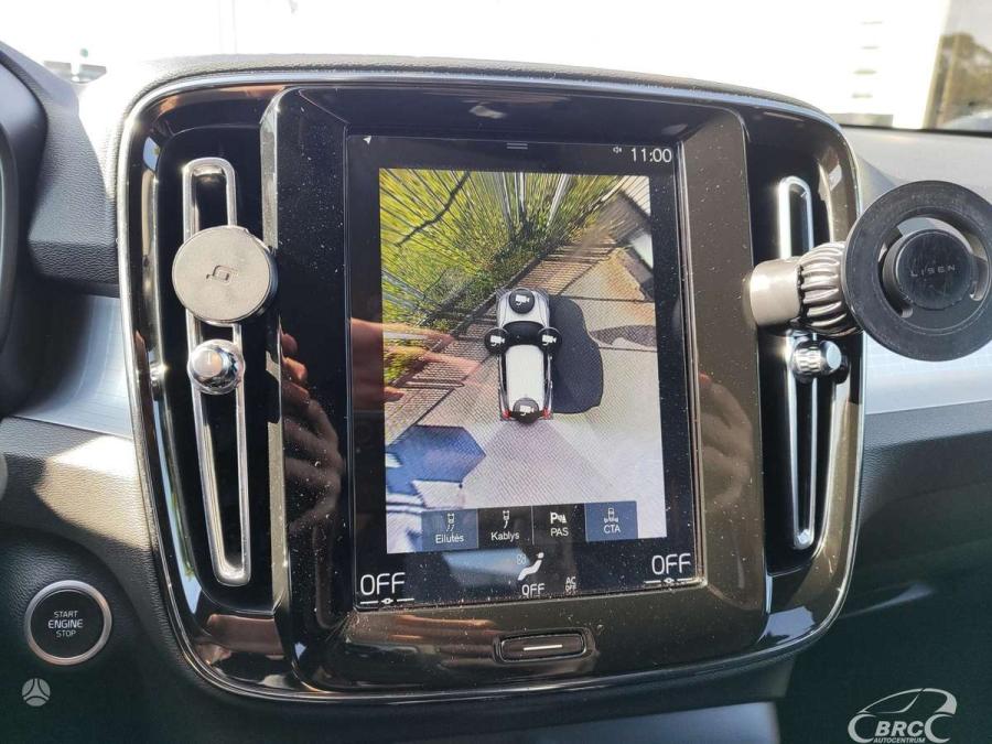 White Volvo XC40 2020 in Klaipeda, with an engine capacity of 1.97 L and mileage of 189 thousand km for 18900 €, photo 30 on AUTOMOTO.COM.LV