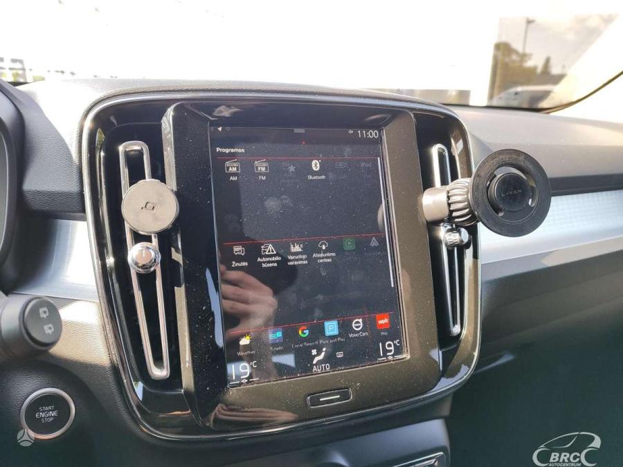 White Volvo XC40 2020 in Klaipeda, with an engine capacity of 1.97 L and mileage of 189 thousand km for 18900 €, photo 31 on AUTOMOTO.COM.LV