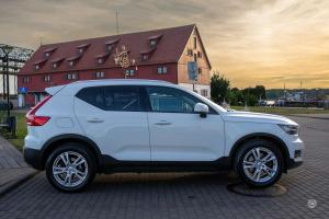 White Volvo XC40 2020 in Klaipeda, with an engine capacity of 1.97 L and mileage of 189 thousand km for 19500 €, photo 6 on AUTOMOTO.COM.LV