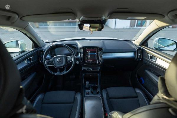 White Volvo XC40 2020 in Klaipeda, with an engine capacity of 1.97 L and mileage of 189 thousand km for 19500 €, photo 10 on AUTOMOTO.COM.LV