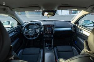 White Volvo XC40 2020 in Klaipeda, with an engine capacity of 1.97 L and mileage of 189 thousand km for 19500 €, photo 10 on AUTOMOTO.COM.LV