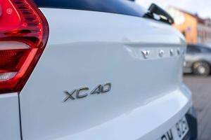 White Volvo XC40 2020 in Klaipeda, with an engine capacity of 1.97 L and mileage of 189 thousand km for 19500 €, photo 15 on AUTOMOTO.COM.LV