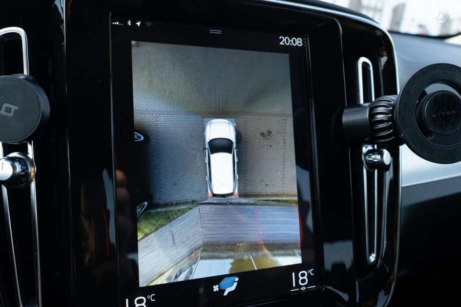 White Volvo XC40 2020 in Klaipeda, with an engine capacity of 1.97 L and mileage of 189 thousand km for 19500 €, photo 28 on AUTOMOTO.COM.LV