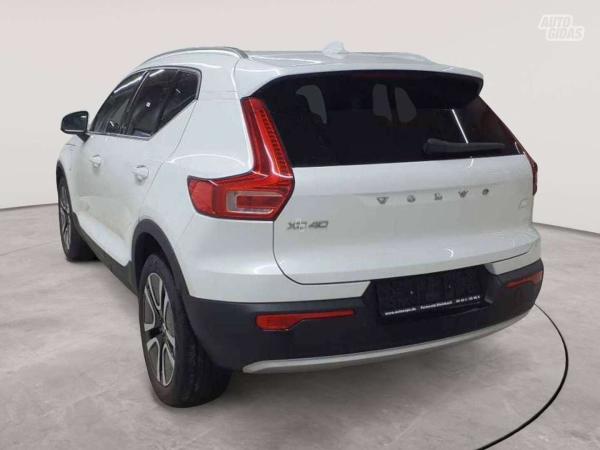 Balts Volvo XC40 2021 Kauņa, ar dzinēja tilpumu 1.50 L un nobraukumu 78 tūkst. km par 30630 €, foto 2 vietnē AUTOMOTO.COM.LV