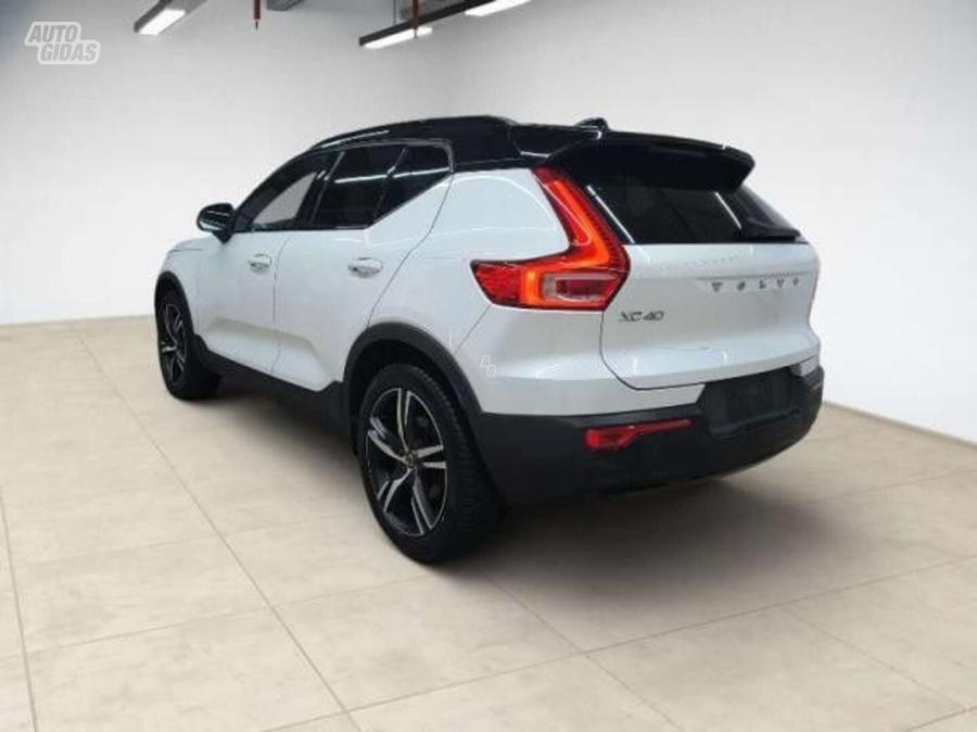 Balts Volvo XC40 2021 Kauņa, ar dzinēja tilpumu 2.00 L un nobraukumu 51 tūkst. km par 33104 €, foto 5 vietnē AUTOMOTO.COM.LV