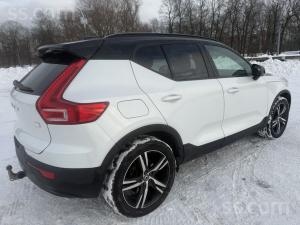 Белый Вольво XC40 2021 в Рига, объемом двигателя 1.50 л и пробегом 103 тыс. км за 27900 €, фото 8 на AUTOMOTO.COM.LV