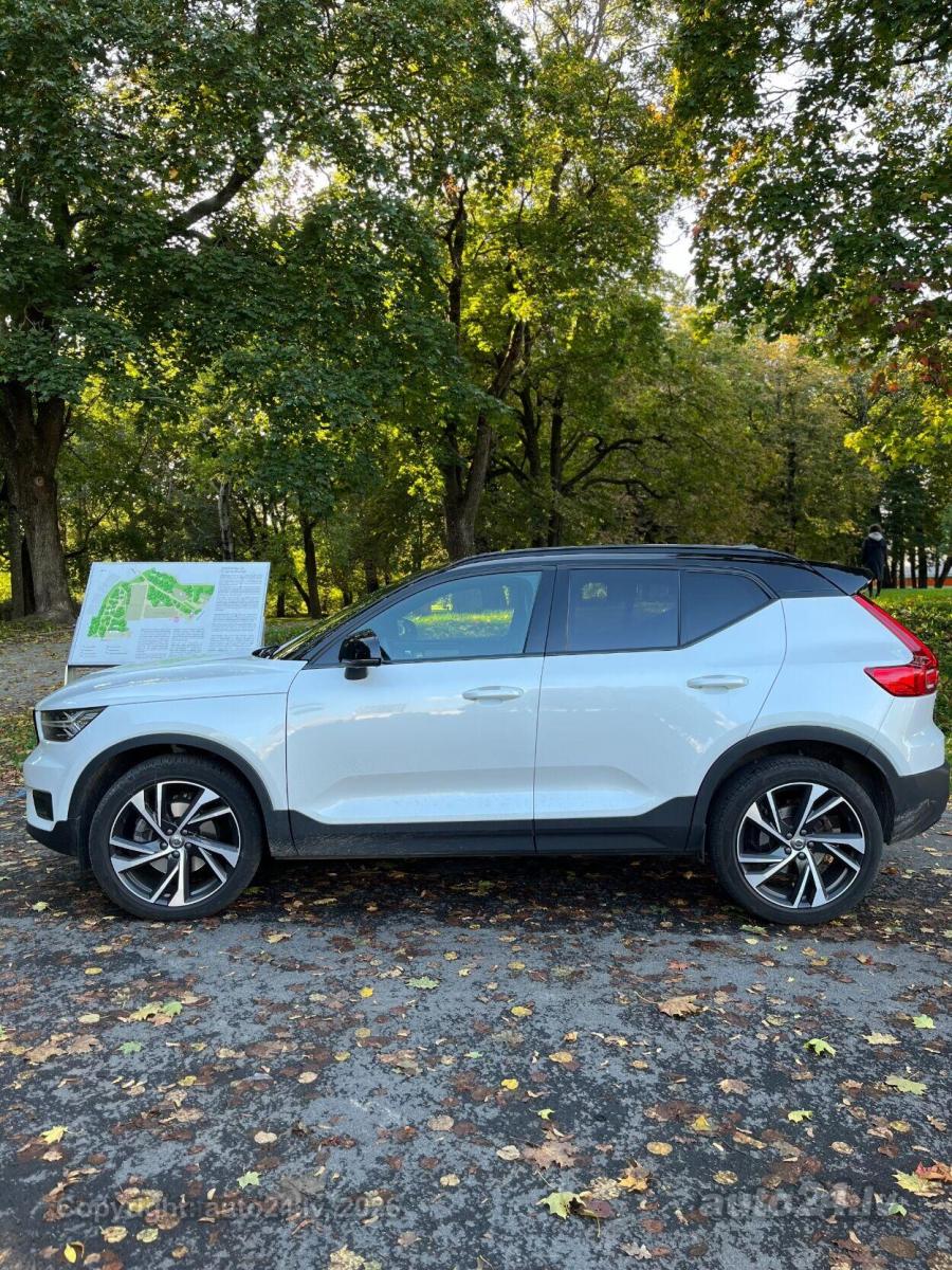 White Volvo XC40 2021 in Tallinn, with an engine capacity of 2.00 L and mileage of 64 thousand km for 28900 €, photo 14 on AUTOMOTO.COM.LV