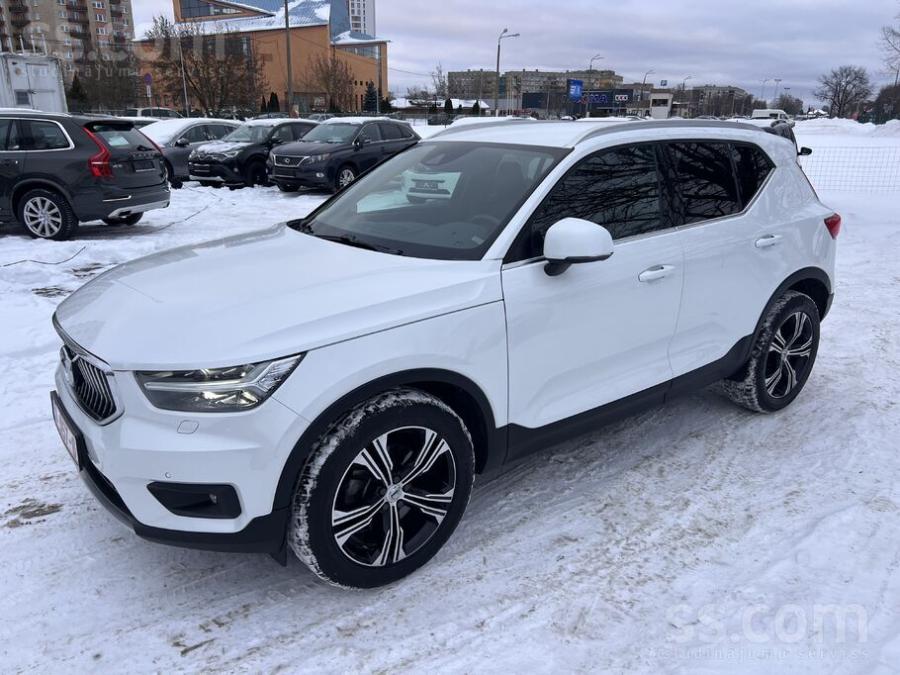 Balts Volvo XC40 2021 Rīga, ar dzinēja tilpumu 2.00 L un nobraukumu 105 tūkst. km par 23550 €, foto 1 vietnē AUTOMOTO.COM.LV