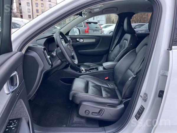 Balts Volvo XC40 2021 Rīga, ar dzinēja tilpumu 2.00 L un nobraukumu 105 tūkst. km par 23550 €, foto 9 vietnē AUTOMOTO.COM.LV