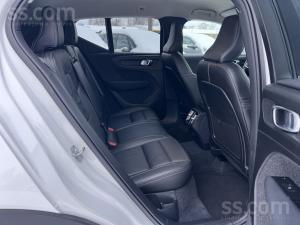 Balts Volvo XC40 2021 Rīga, ar dzinēja tilpumu 2.00 L un nobraukumu 105 tūkst. km par 23550 €, foto 12 vietnē AUTOMOTO.COM.LV