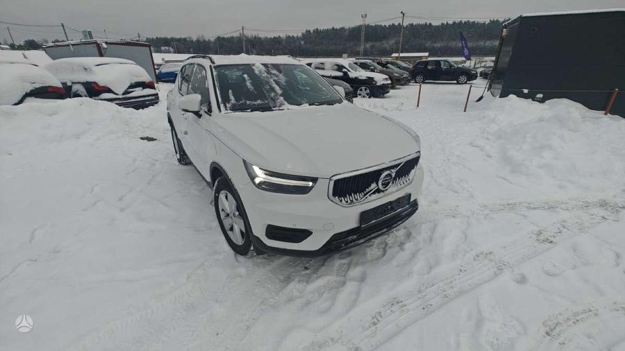 Белый Вольво XC40 2021 в Вильнюс, объемом двигателя 2.00 л и пробегом 240 тыс. км за 12200 €, фото 5 на AUTOMOTO.COM.LV