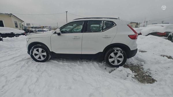 Balts Volvo XC40 2021 Viļņa, ar dzinēja tilpumu 2.00 L un nobraukumu 240 tūkst. km par 12200 €, foto 6 vietnē AUTOMOTO.COM.LV