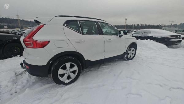 Balts Volvo XC40 2021 Viļņa, ar dzinēja tilpumu 2.00 L un nobraukumu 240 tūkst. km par 12200 €, foto 7 vietnē AUTOMOTO.COM.LV