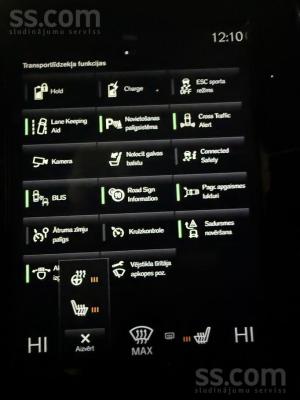 Белый Вольво XC40 2021 в Рига, объемом двигателя 1.50 л и пробегом 103 тыс. км за 25900 €, фото 5 на AUTOMOTO.COM.LV