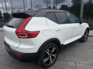 Белый Вольво XC40 2021 в Рига, объемом двигателя 1.50 л и пробегом 103 тыс. км за 25900 €, фото 9 на AUTOMOTO.COM.LV