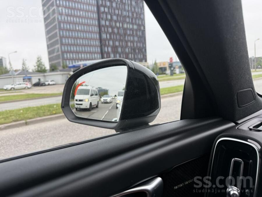Белый Вольво XC40 2021 в Рига, объемом двигателя 1.50 л и пробегом 103 тыс. км за 25900 €, фото 26 на AUTOMOTO.COM.LV
