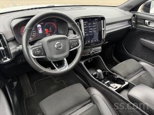 Белый Вольво XC40 2021 в Рига, объемом двигателя 1.50 л и пробегом 103 тыс. км за 25900 €, фото 29 на AUTOMOTO.COM.LV