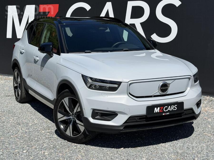 White Volvo XC40 2021 in Riga, with an engine capacity of 0.00 L and mileage of 7 thousand km for 31990 €, photo 3 on AUTOMOTO.COM.LV
