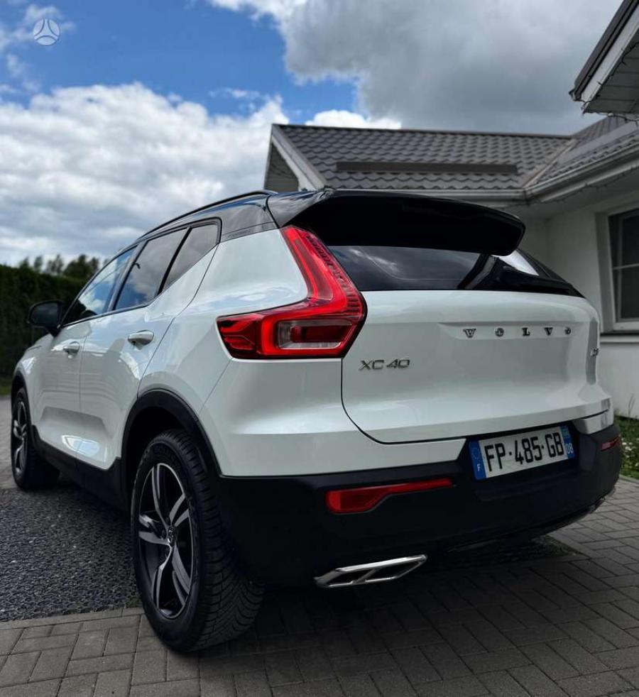 Balts Volvo XC40 2021 Kauņa, ar dzinēja tilpumu 2.00 L un nobraukumu 148 tūkst. km par 21350 €, foto 17 vietnē AUTOMOTO.COM.LV