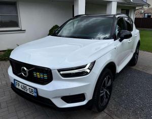 Balts Volvo XC40 2021 Kauņa, ar dzinēja tilpumu 2.00 L un nobraukumu 148 tūkst. km par 21350 €, foto 21 vietnē AUTOMOTO.COM.LV