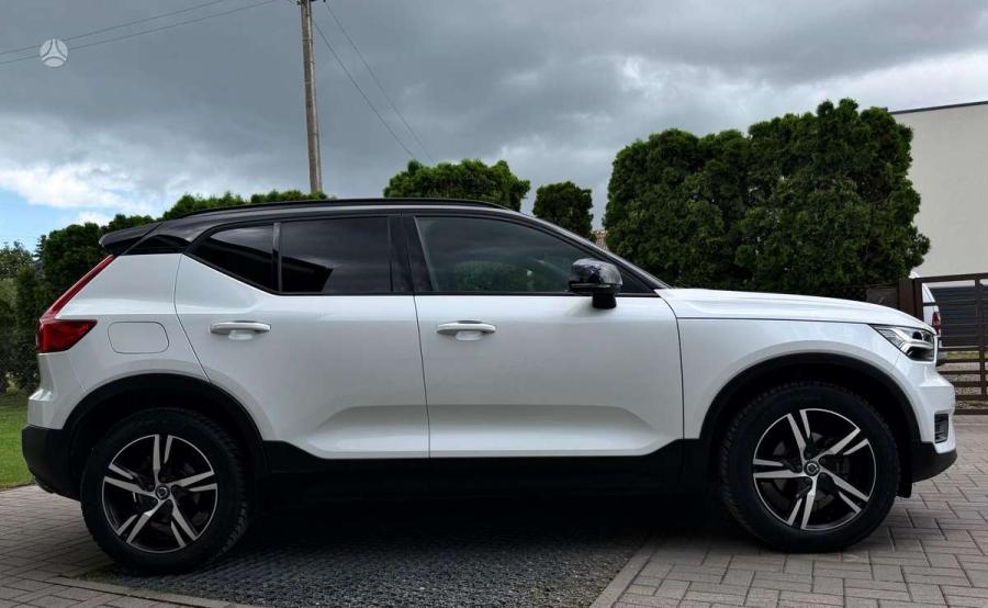 Balts Volvo XC40 2021 Kauņa, ar dzinēja tilpumu 2.00 L un nobraukumu 148 tūkst. km par 21350 €, foto 25 vietnē AUTOMOTO.COM.LV