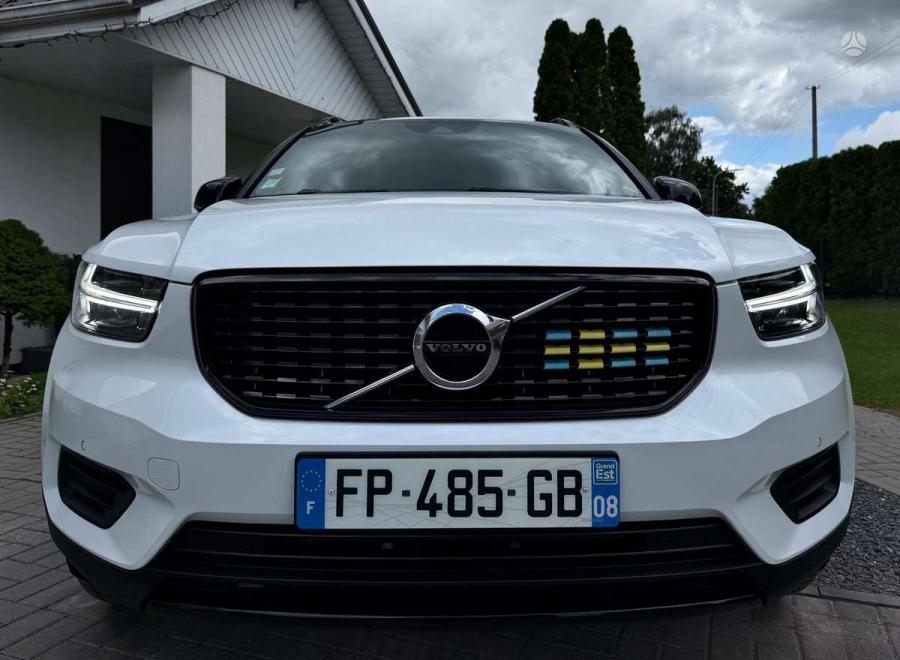 Balts Volvo XC40 2021 Kauņa, ar dzinēja tilpumu 2.00 L un nobraukumu 148 tūkst. km par 21350 €, foto 26 vietnē AUTOMOTO.COM.LV