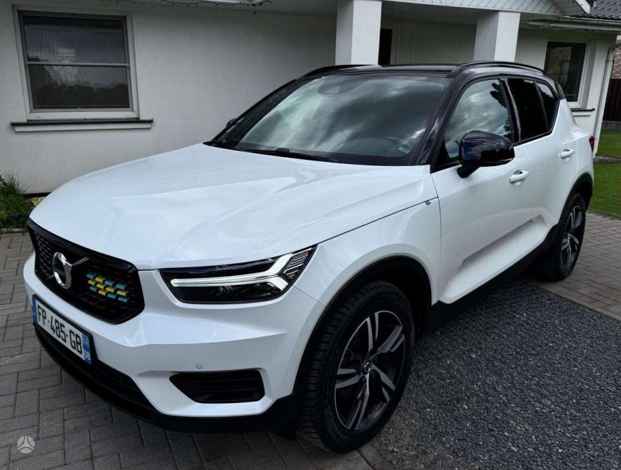 Balts Volvo XC40 2021 Kauņa, ar dzinēja tilpumu 2.00 L un nobraukumu 148 tūkst. km par 21350 €, foto 27 vietnē AUTOMOTO.COM.LV
