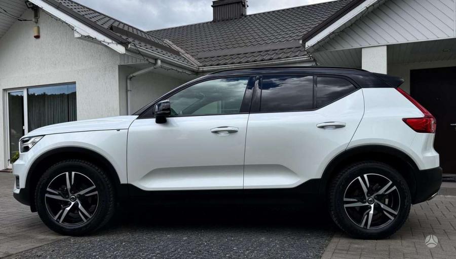 Balts Volvo XC40 2021 Kauņa, ar dzinēja tilpumu 2.00 L un nobraukumu 148 tūkst. km par 21350 €, foto 30 vietnē AUTOMOTO.COM.LV