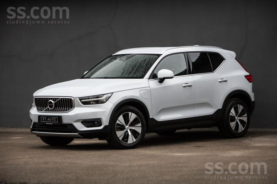 Balts Volvo XC40 2021 Jelgava, ar dzinēja tilpumu 1.50 L un nobraukumu 160 tūkst. km par 20500 €, foto 1 vietnē AUTOMOTO.COM.LV