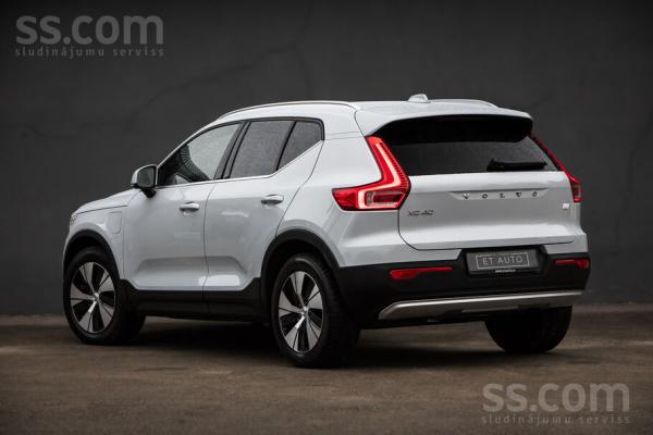 White Volvo XC40 2021 in Jelgava, with an engine capacity of 1.50 L and mileage of 160 thousand km for 20500 €, photo 7 on AUTOMOTO.COM.LV