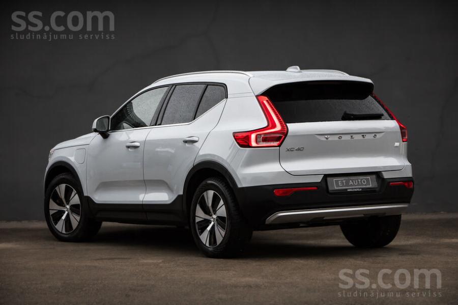 Balts Volvo XC40 2021 Jelgava, ar dzinēja tilpumu 1.50 L un nobraukumu 160 tūkst. km par 20500 €, foto 8 vietnē AUTOMOTO.COM.LV
