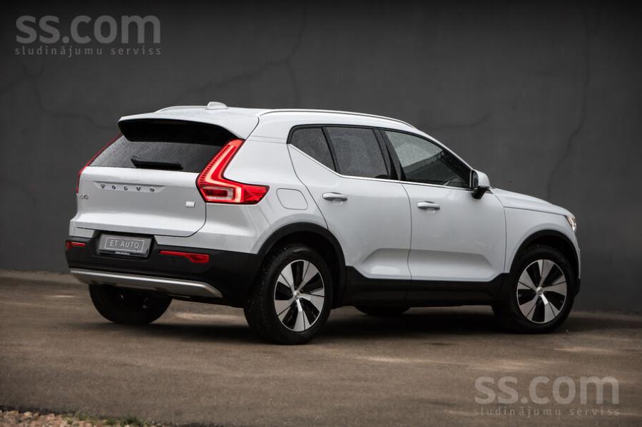 Balts Volvo XC40 2021 Jelgava, ar dzinēja tilpumu 1.50 L un nobraukumu 160 tūkst. km par 20500 €, foto 9 vietnē AUTOMOTO.COM.LV
