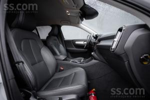 Balts Volvo XC40 2021 Jelgava, ar dzinēja tilpumu 1.50 L un nobraukumu 160 tūkst. km par 20500 €, foto 29 vietnē AUTOMOTO.COM.LV