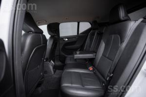 Balts Volvo XC40 2021 Jelgava, ar dzinēja tilpumu 1.50 L un nobraukumu 160 tūkst. km par 20500 €, foto 30 vietnē AUTOMOTO.COM.LV
