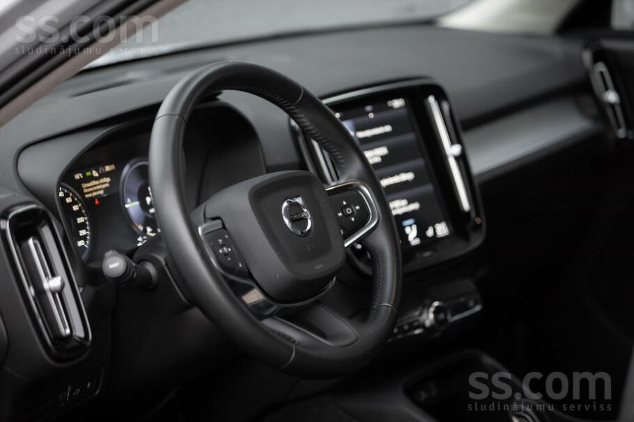 Balts Volvo XC40 2021 Jelgava, ar dzinēja tilpumu 1.50 L un nobraukumu 160 tūkst. km par 20500 €, foto 34 vietnē AUTOMOTO.COM.LV