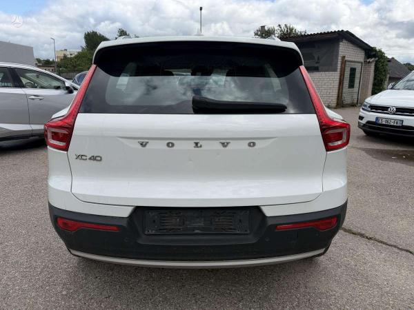 Balts Volvo XC40 2021 Viļņa, ar dzinēja tilpumu 1.48 L un nobraukumu 156 tūkst. km par 8300 €, foto 7 vietnē AUTOMOTO.COM.LV