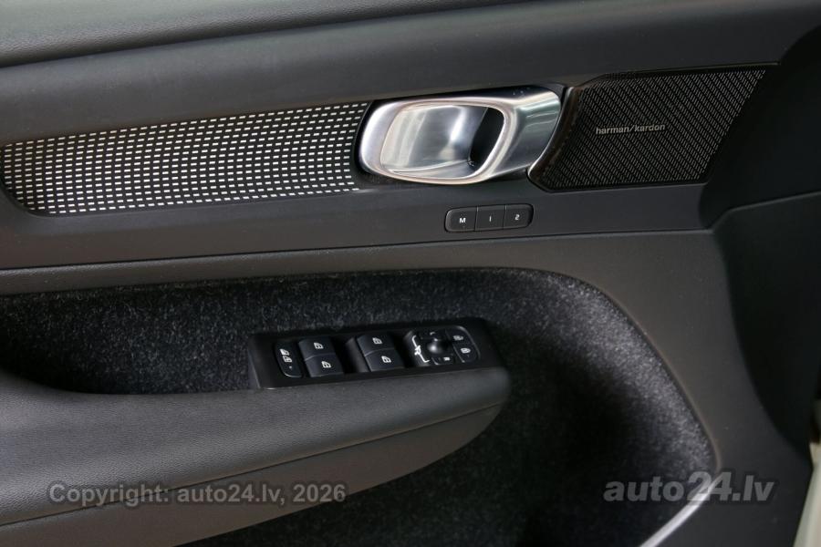 Белый Вольво XC40 2021 в Пярну, объемом двигателя 0.00 л и пробегом 39 тыс. км за 32990 €, фото 14 на AUTOMOTO.COM.LV